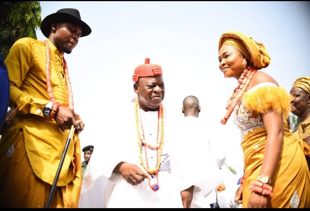 Sylvester and Chiweta Nkwo Felicitate with Obi Alekwe II as Mbiri ...
